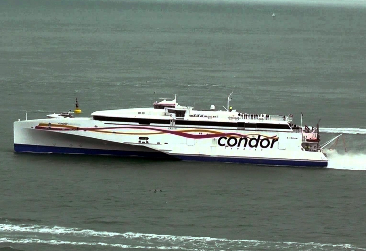 Nowy prom Condor Ferries już w naprawie | PortalMorski.pl