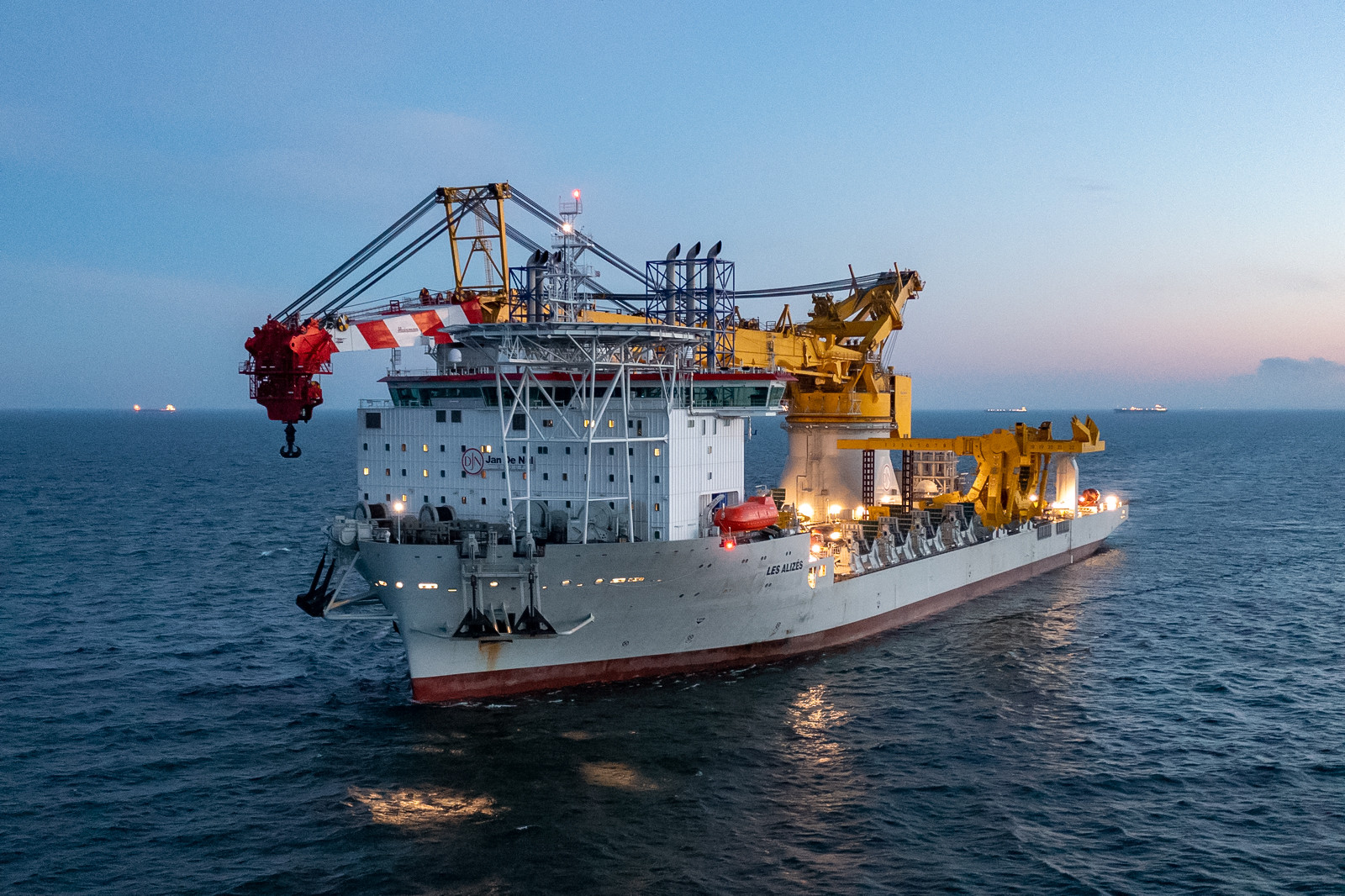 Les Alizés zawinął do Remontowej | PortalMorski.pl