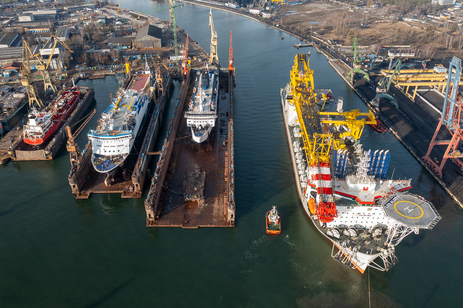 Les Alizés zawinął do Remontowej | PortalMorski.pl