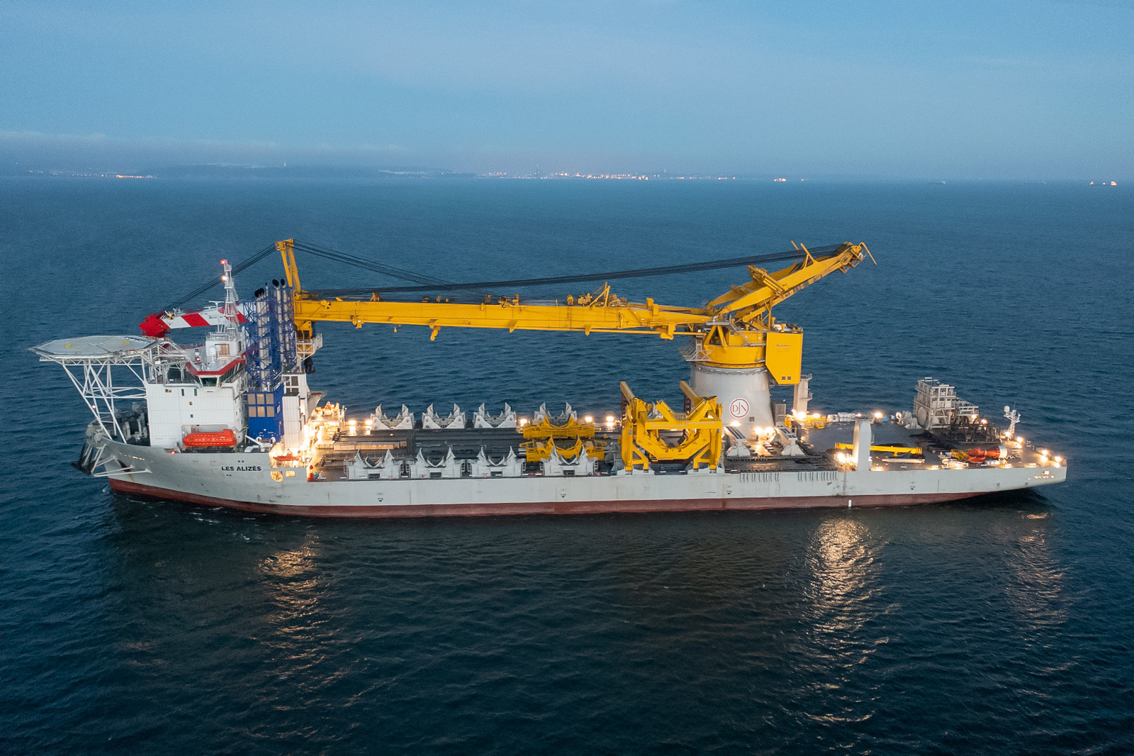 Les Alizés zawinął do Remontowej | PortalMorski.pl