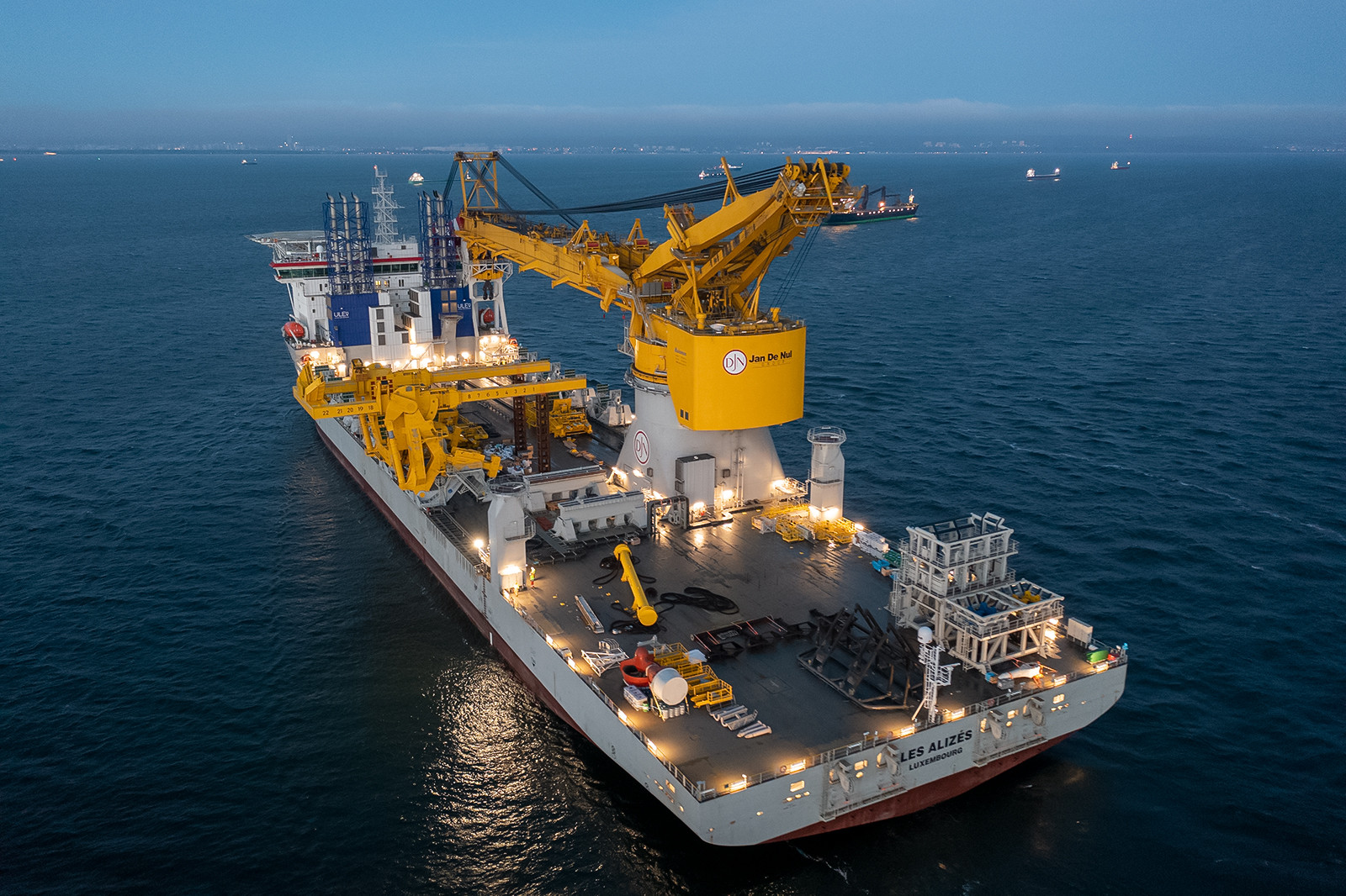 Les Alizés zawinął do Remontowej | PortalMorski.pl