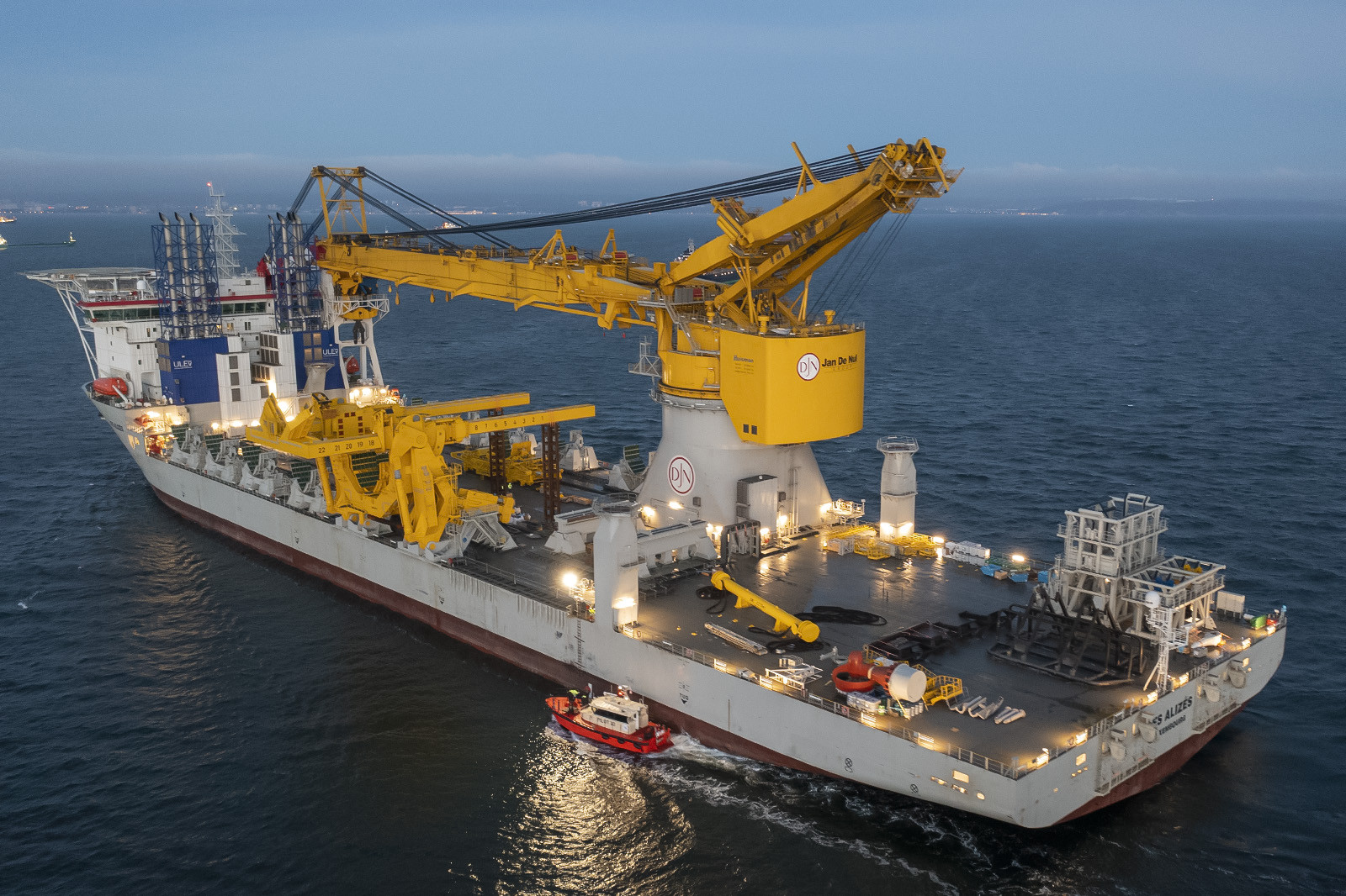 Les Alizés zawinął do Remontowej | PortalMorski.pl