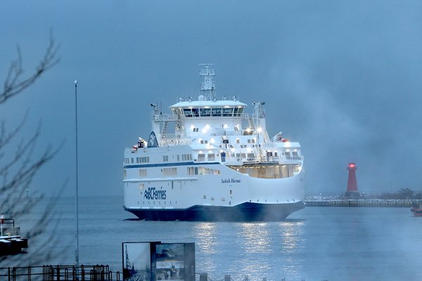 Prom Salish Heron w drodze do Kanady | PortalMorski.pl