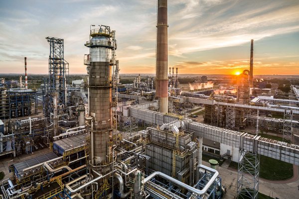 PKN Orlen i Skarb Państwa podpisały umowę ws. transakcji nabycia akcji ...