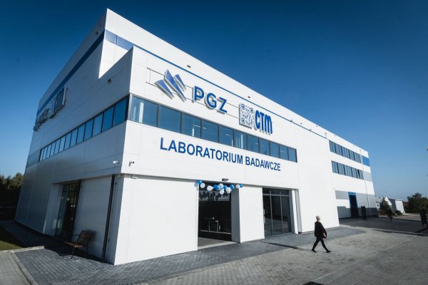 Laboratorium PGZ w Gdyni zbada pola elektromagnetyczne | PortalMorski.pl